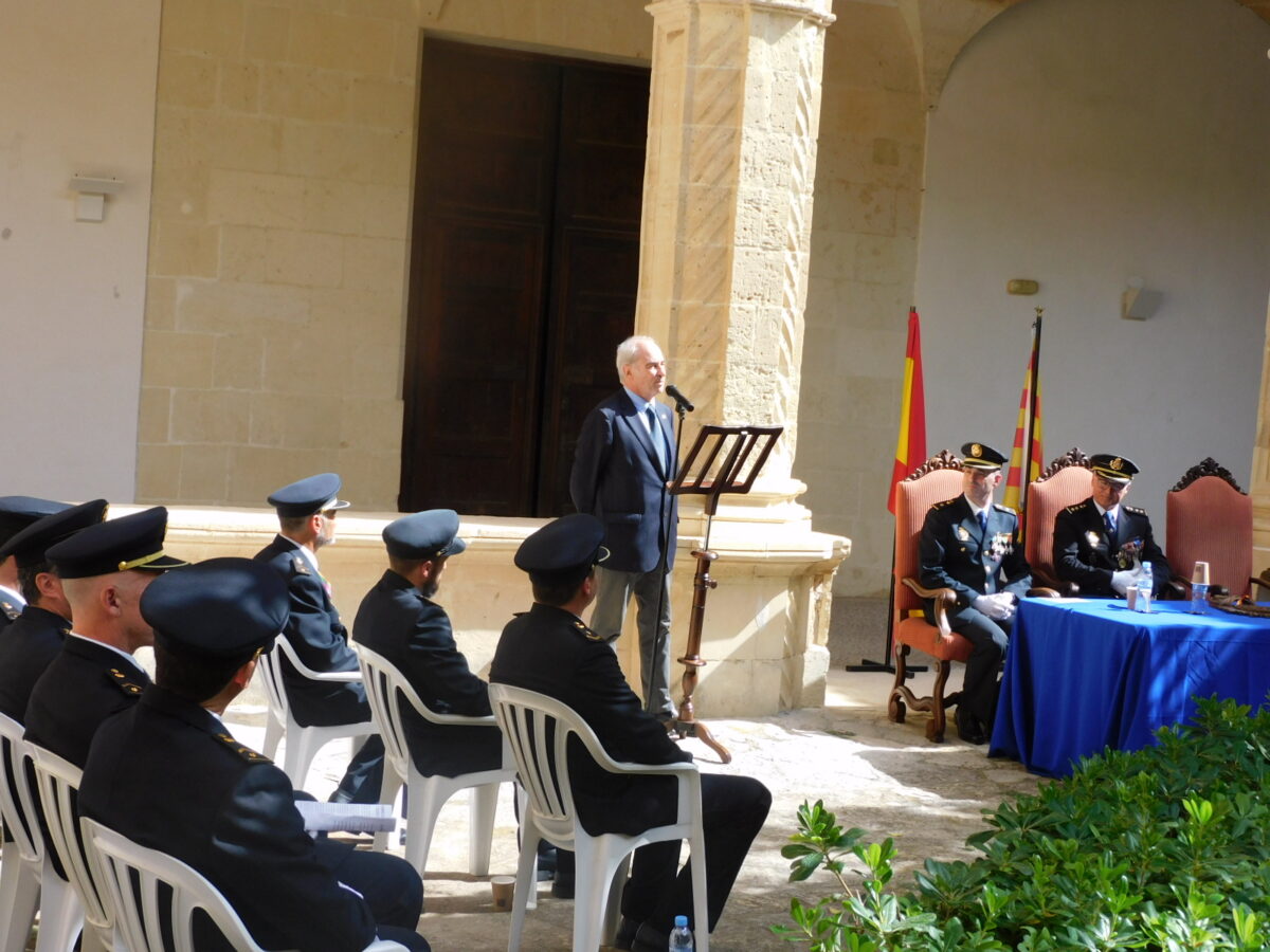 La Policía Nacional de Manacor celebró la festividad de su patrón ...